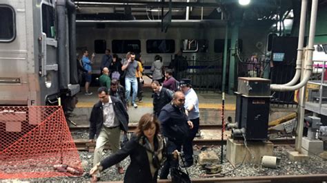 Un Muerto Y Una Decena De Heridos Muy Graves En Accidente De Tren En Ee
