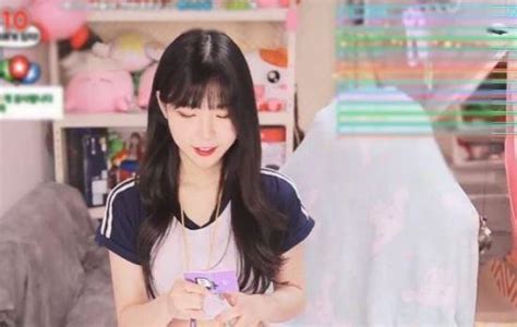 에디린 아프리카tv로 방송 복귀…트위치 사원증 절단 퍼포먼스