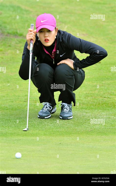 Usas Michelle Wie Lines Up A Putt Hi Res Stock Photography And Images