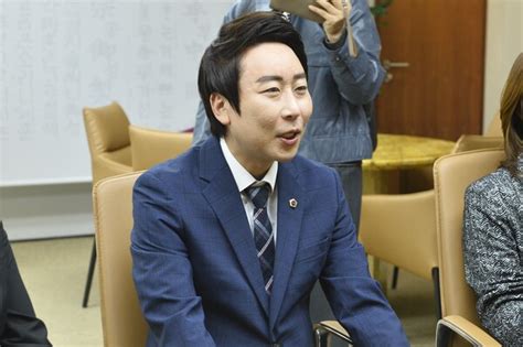 임채성 세종시의회 의장 최민호 시장 찾아 비공개 대화 나눠