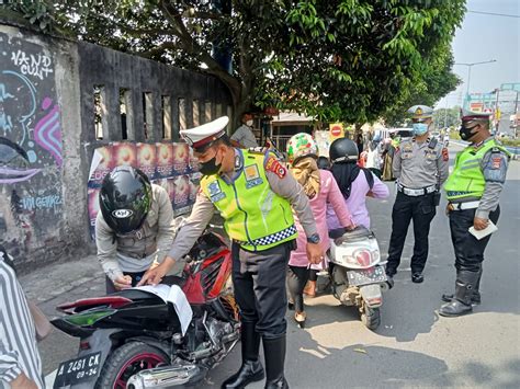 Puluhan Pengendara Di Jalan Multatuli Ditilang Polisi