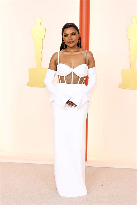 Mindy Kaling Shows Off 40 Pound Weight Loss At 2023 Oscars