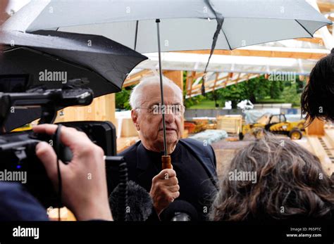 Frank Gehry Portrait Hi Res Stock Photography And Images Alamy