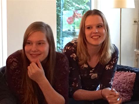 Elsemiek En Annamarijn De Blommenfamilie Van Herwijnen Naar Amsterdam