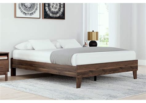 Calverson Queen Platform Bed