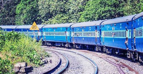 Zoop Teams Up With Haptik To Launch Whatsapp Food Delivery For Railway