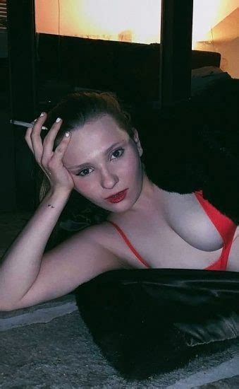 abigail breslin nude and topless leaked pics and porn video