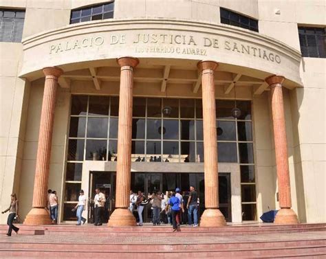 Conocerán medidas de coerción a implicado en asesinato de pareja en Santiago delante de su hijo