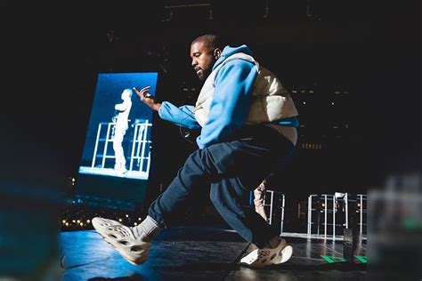 Kanye West Sues Walmart Over Fake 25 Yeezy Foam Runners Man Of Many