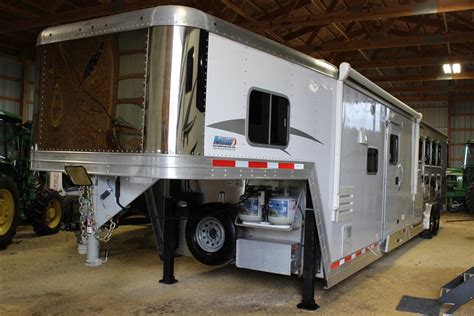2018 Featherlite Trailer 8581