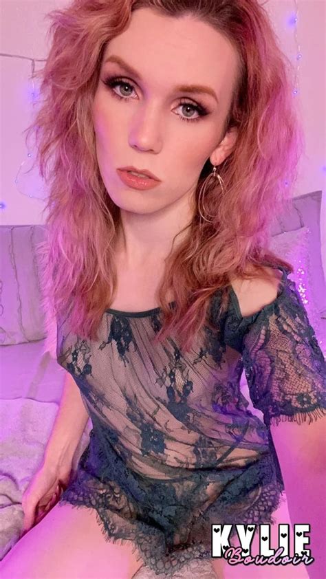Kylie Boudoir Britishsissyslut