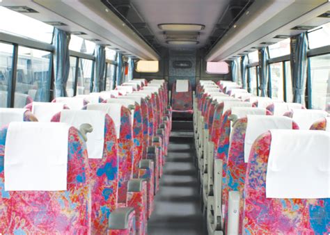 バス紹介大型バス 定員49名サロン時45名 神奈川東京の貸切バスなら カミコウバス