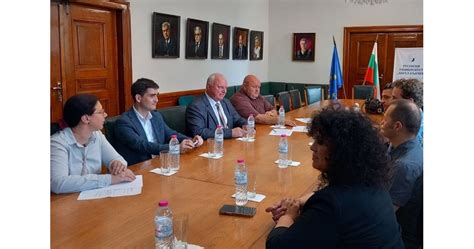 Община Русе изпълнява мащабен проект за подмяна на уличното осветление