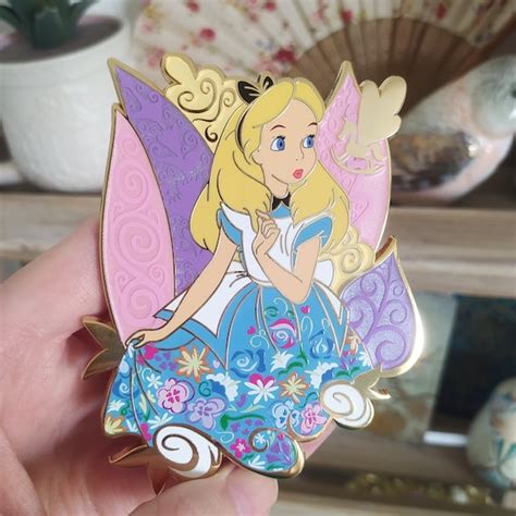 Jumbo Alice In Wonderland Pin Alice Au Pays Des Merveilles Etsy