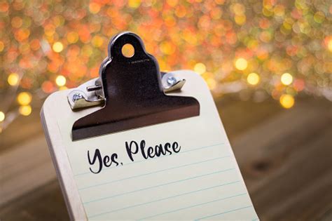 예 종이와 클립 보드에 단어와 함께 개념을하시기 바랍니다 애원하기에 대한 스톡 사진 및 기타 이미지 애원하기 0명 개념