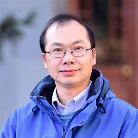 A New Test For High Dimensional Two Sample Mean Problems With Consideration Of Correlation