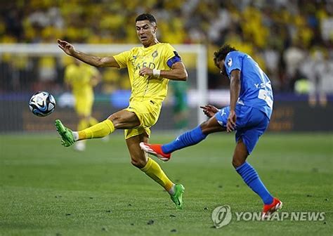 추락하는 월클 호날두 팔꿈치 휘둘러 레드카드→심판 향해 주먹 위협 논란 나무뉴스