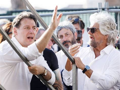 Al Via La Costituente Del M5s Lo Show Di Grillo Il Quorum Le Dimissioni