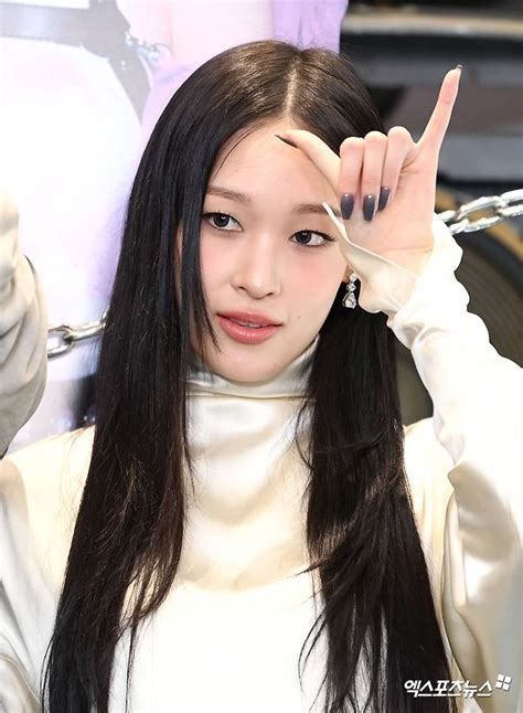 신세계 장녀 애니 올화이트룩 분위기 실화…베일 벗은 첫 재벌돌