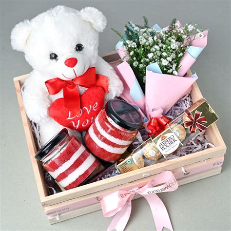 Love Hamper Swiss N Tulips