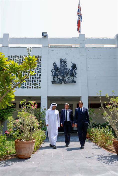 Maktoum Bin Mohammed Visits British Consulate In Dubai Offers
