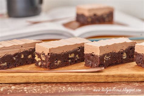 Dailydelicious Frosted Fudge Brownies