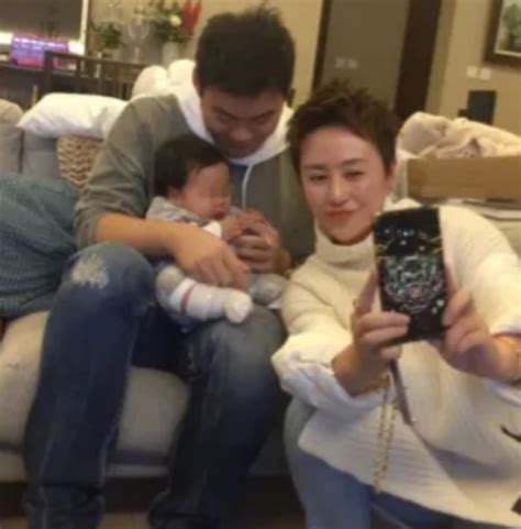 马丽和许文赫相差11岁的爱情，反对声中的美满家庭