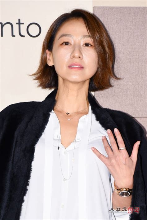 이미연 손끝까지 우아하게