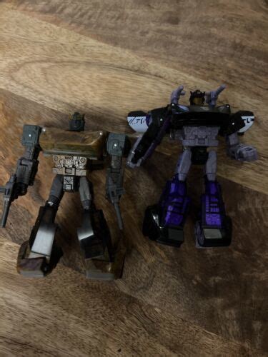 Transformers War For Cybertron Barricade Sparkless Bot Set Loose
