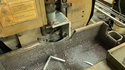 有关傳送帶 創新 大量生产 工业机器人 工业设备 工厂 工厂车间 工廠 工業 工業機械 工程 技术进步 技術 智能工厂 服務 未來 机器人 机械臂 機器