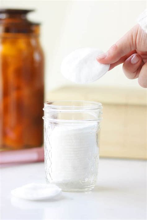 The Best Homemade Non Toxic Glass Cleaner With Vinegar At Home On The