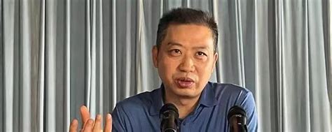 南阳“钢铁大王”朱书成：借9万创业，20岁当厂长，如今身家40亿 朱书成01朱书成，1968年2月出生，是河南省南阳市西峡县人。朱书成20岁