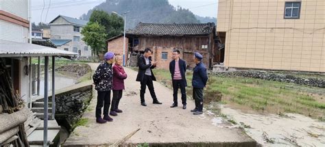 岑巩县：“大走访法治宣传”走深访实暖人心活动群众政法