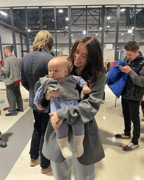 Як хочеться щоб ми всі скоріше повернулися додому Надя Дорофєєва відвідала українських