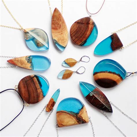Artist Turns Old Wood Into Unique Jewelry By Using Its Natural Shape