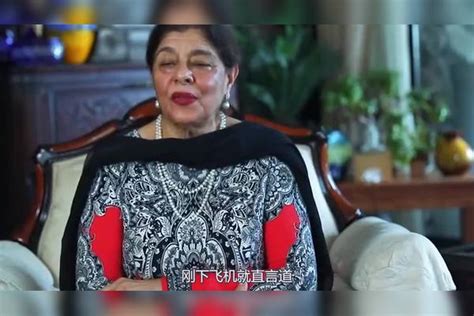 印度土豪到北京，刚下飞机就直言：中国真的好穷，到处都是破房子下飞机中国土豪