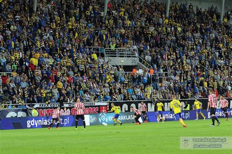 Arka Gdynia S A Oficjalny Serwis Internetowy Kulisy meczu Arka Cracovia W Gdyni Arka nie pęka