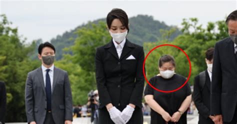 대통령실 김건희 지인 왜 동행했나 野공세에 지인 아무 역할 안해