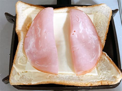 【バウルーで作る】ハム・チーズ・キャベツのホットサンドレシピ Bread Love