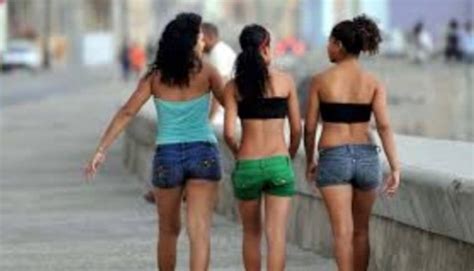 Por Pesos Madre Vend A A Su Peque A Hija A Hombres Adultos Starmedia