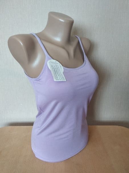 Маечки на тонких лямочках с вшитыми чашечками без косточек цвет сиреневый Размеры M Чудо