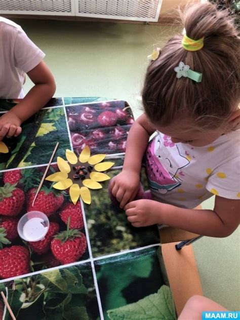 Аппликация во второй младшей группе «Золотистый подсолнух 8 фото Воспитателям детских садов