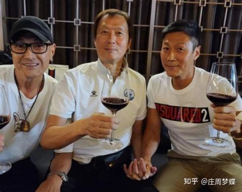 当年成龙辞退卢惠光卢惠光不敢相信我跟你30年就值10万块 知乎