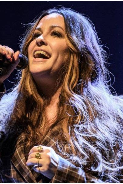 Alannis Morissette La Popular Guitarrista De Los 90 Y Su Radical