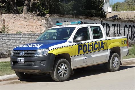Lo Detuvieron Cuando Se Iba De Un Comercio Con Ropa Robada