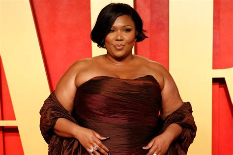 Lizzo Wows With New Look At The Vanity Fair Oscars Afterparty