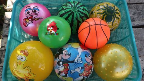 Mencari Bola Anggry Birds Micky Mouse Emoji Semangka Laba Laba