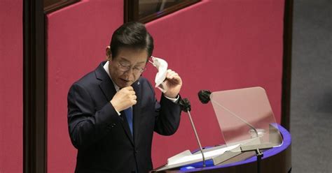 마스크 벗는 이재명 대표