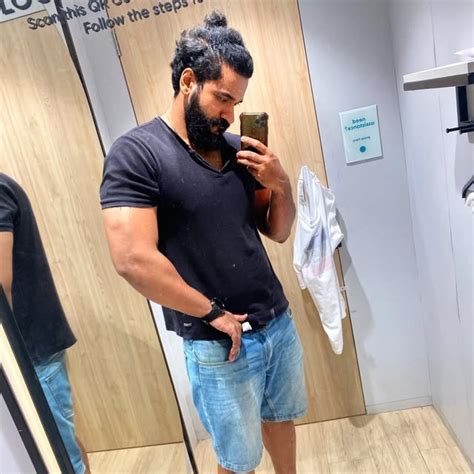 Robin Robinrohith On Threads