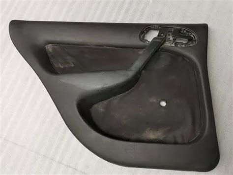 Tapa Puerta Trasera Piloto Vw Pointer 1 8l Std 2000 2005 Meses Sin